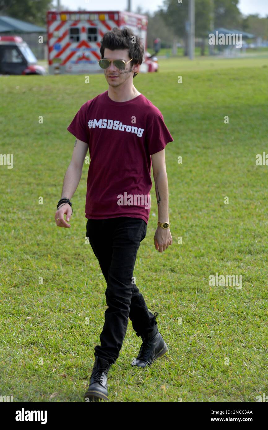 PARKLAND, FL - FÉVRIER 14 : les victimes de parcs sont rappelées à l ...