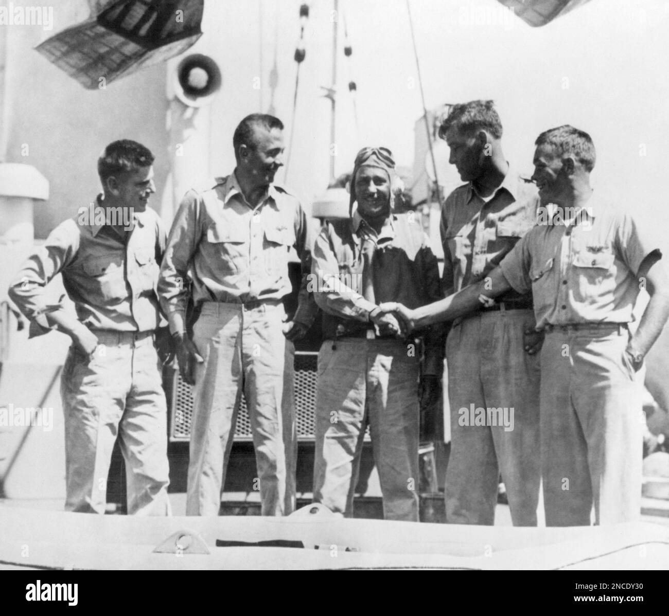 Four U.S. Army flyers, who drifted on a raft for four nights and five ...