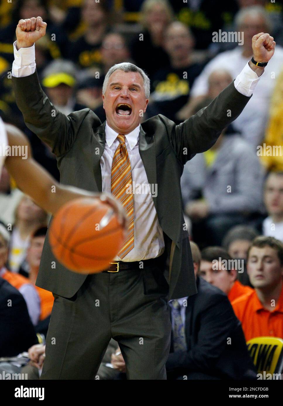 Illinois coach Bruce Weber yells to his team during the second half of ...