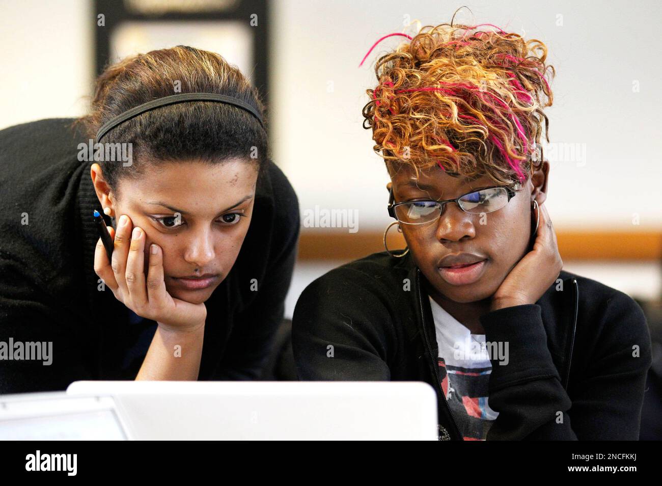 George Mason University students Kali Ambachew, left, and Linda ...