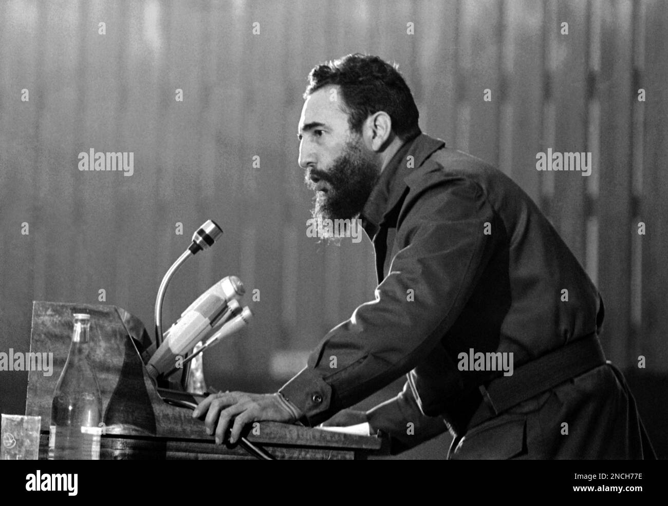 Cuban Premier Fidel Castro addresses delegates of the conference of ...