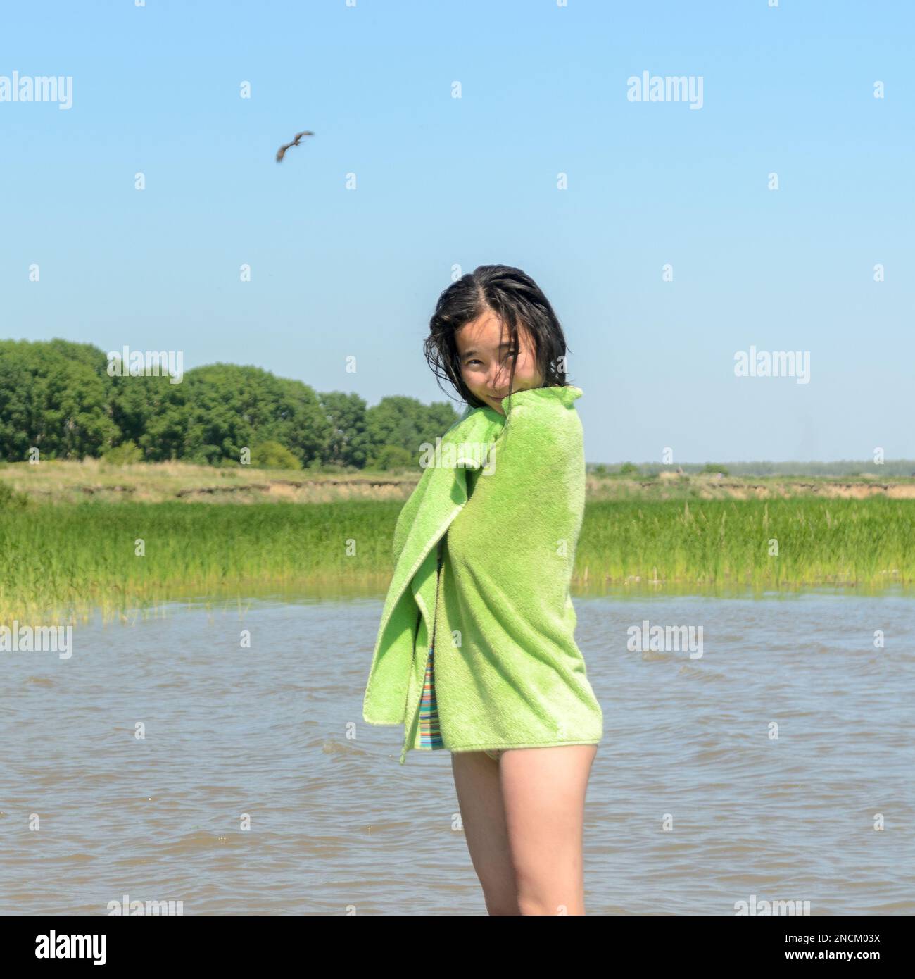 Jeune fille asiatique maillot Banque de photographies et d’images à ...