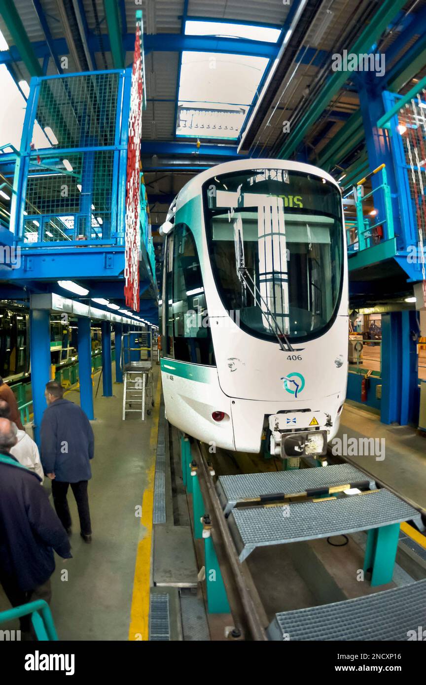 Région de Paris, France, atelier de la RATP, atelier d'entretien des ...