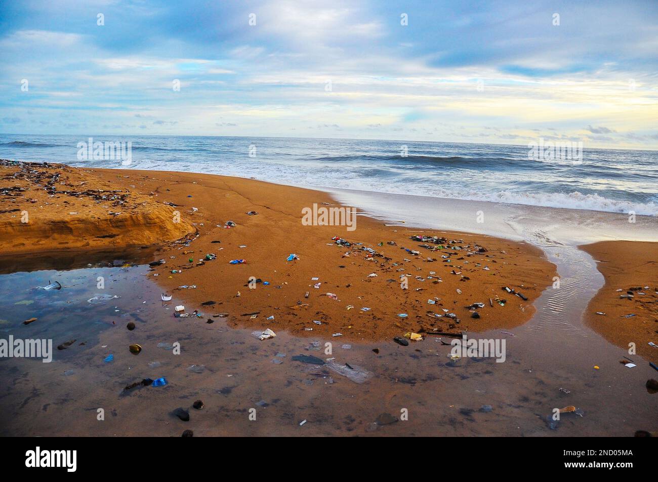 La plage de Mamba point est la partie la plus occidentale de la ville, une petite péninsule qui ...
