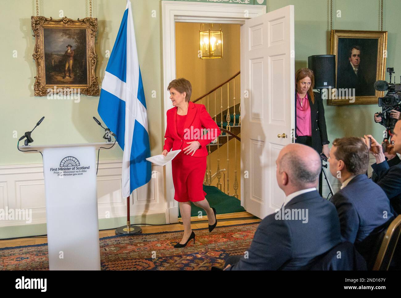 La première ministre Nicola Sturgeon arrive pour une conférence de ...