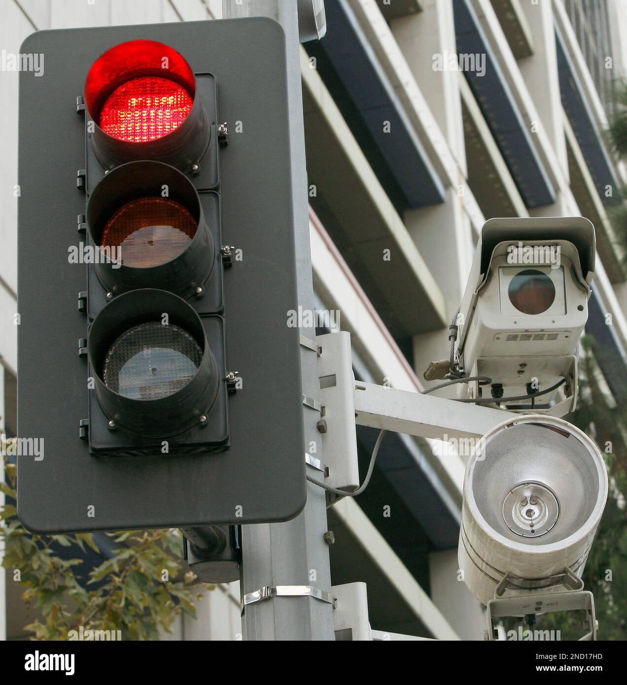 A red light camera setup is shown Wednesday Sept. 29, 2010 in Los ...