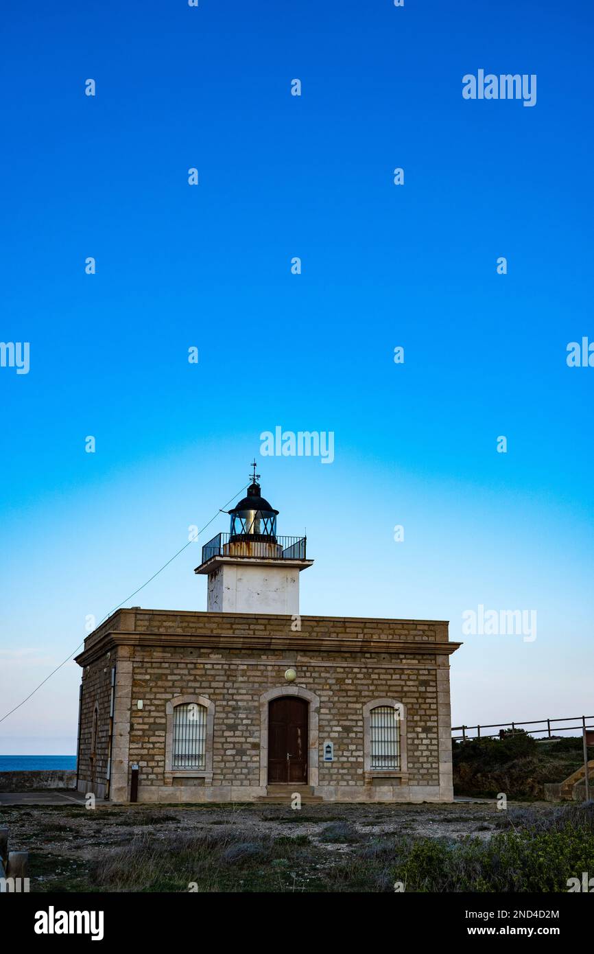 Far de punta sarnella Banque de photographies et d’images à haute ...