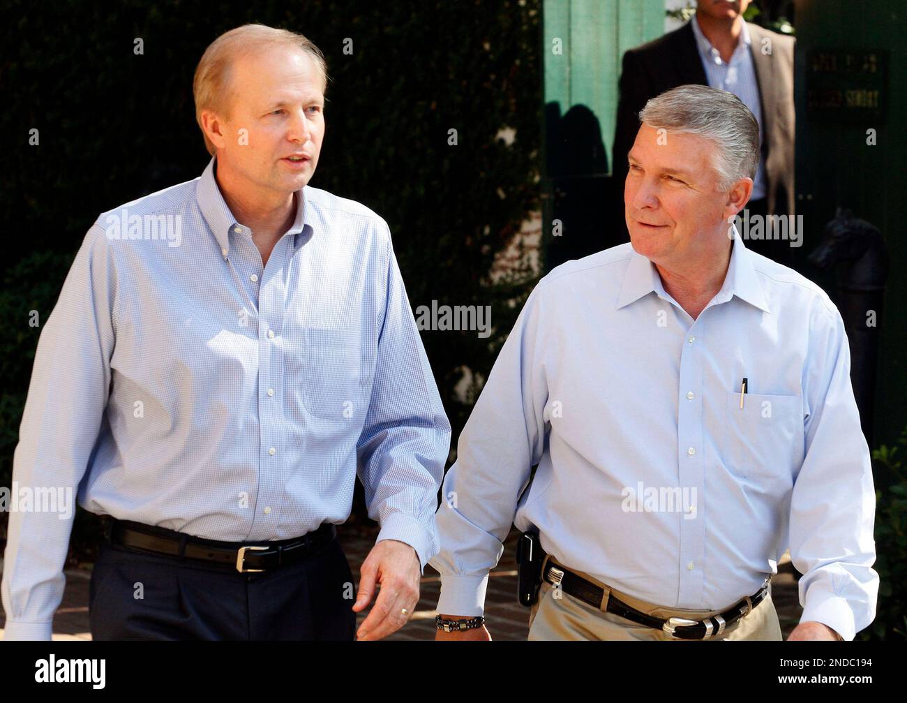 BP PLC CEO of Gulf Coast Restoration Organization Bob Dudley, left ...