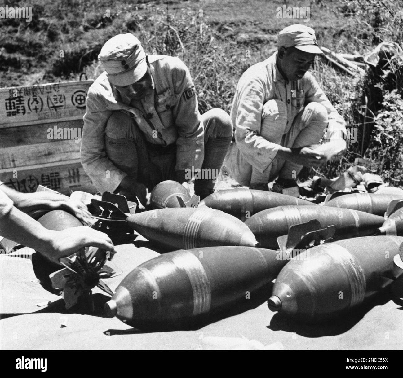 Chinese artillerymen, of the training school in China directed by U.S ...