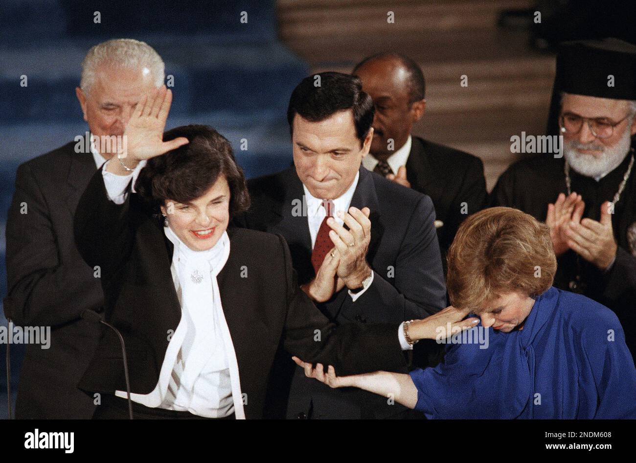 A teary-eye outgoing mayor Dianne Feinstein waves farewell as incoming ...