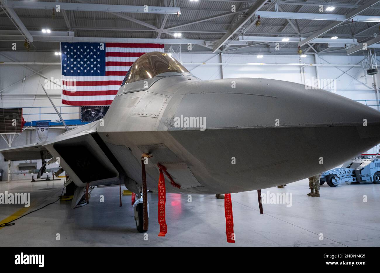 Un F-22A Raptor du 325th Escadron de chasseurs est prêt à affronter la ...