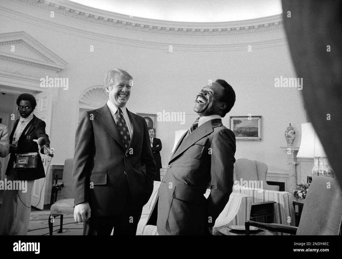 President Jimmy Carter and President El-Hadj Omar Bongo of the Gabonese ...