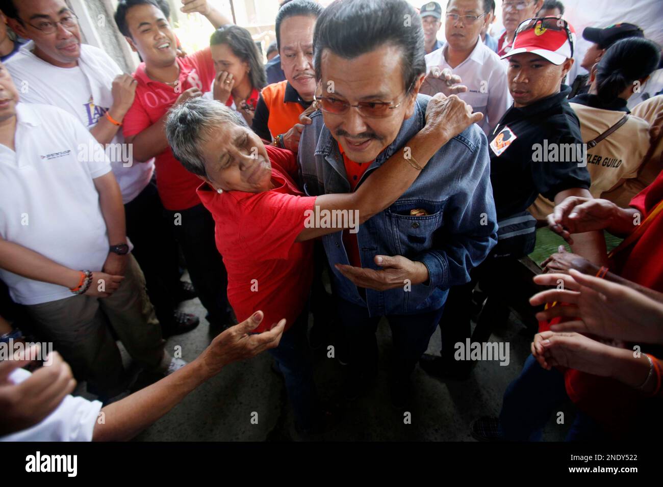 Presidential candidate Joseph Estrada, who was ousted in 2001 via ...