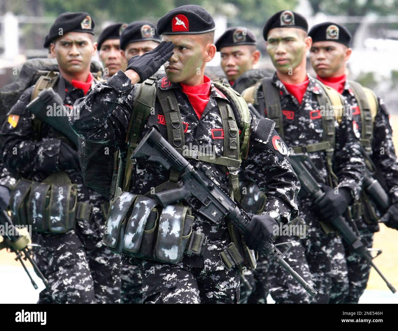 Philippine Army Scout Rangers march to honor the new army chief during ...