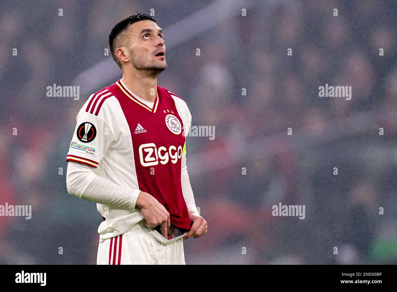 AMSTERDAM, PAYS-BAS - FÉVRIER 16 : Dusan Tadic d'Ajax lors de la Ligue ... AMSTERDAM, PAYS-BAS - FÉVRIER 16 : Dusan Tadic d'Ajax lors de la Ligue ...