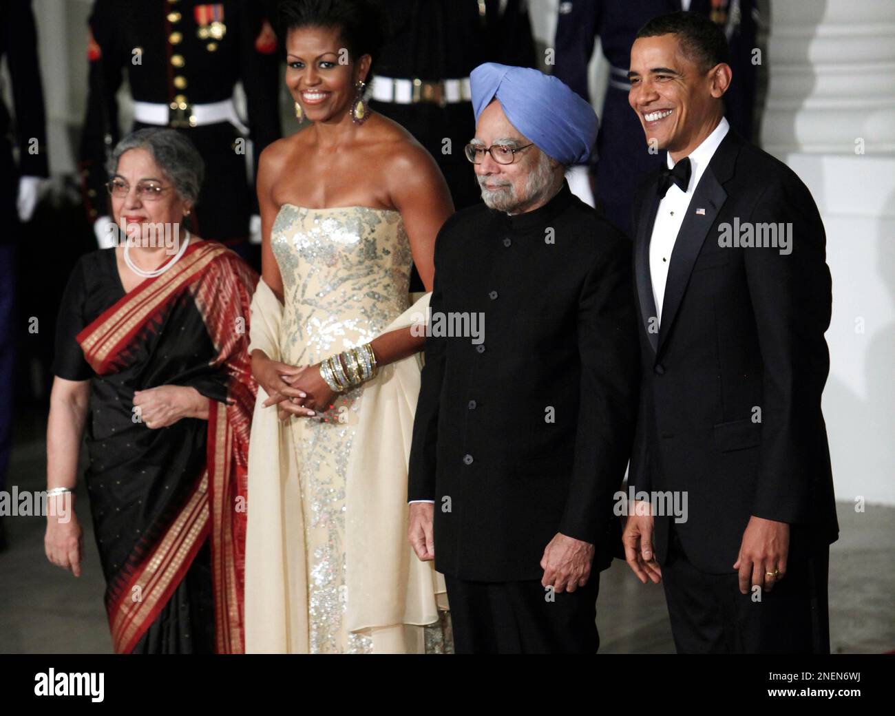 President Barack Obama and first lady Michelle Obama welcome India's ...