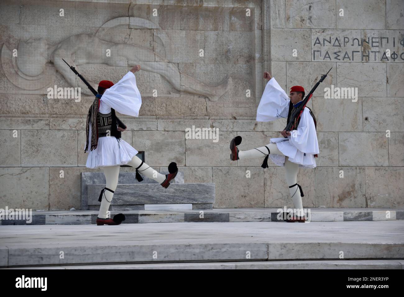 Les evzones Banque de photographies et d’images à haute résolution - Alamy