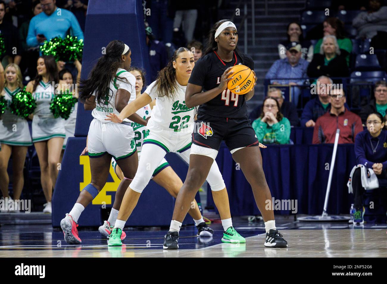16 février 2023: L'avant de Louisville Olivia Cochran (44) avec le ...