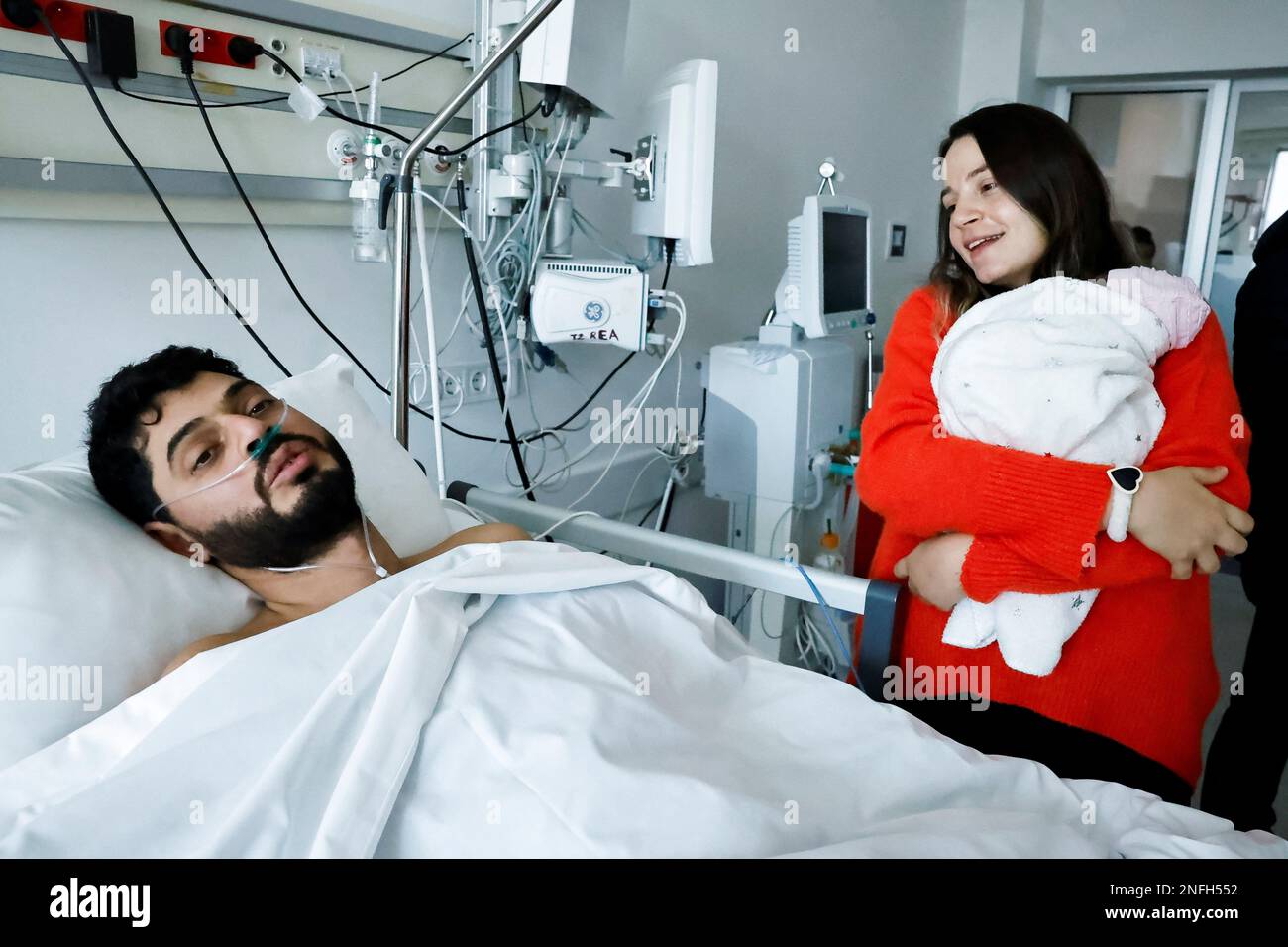 Mustafa Avci, 33 ans, qui a été enlisé dans les décombres pendant 261 ...