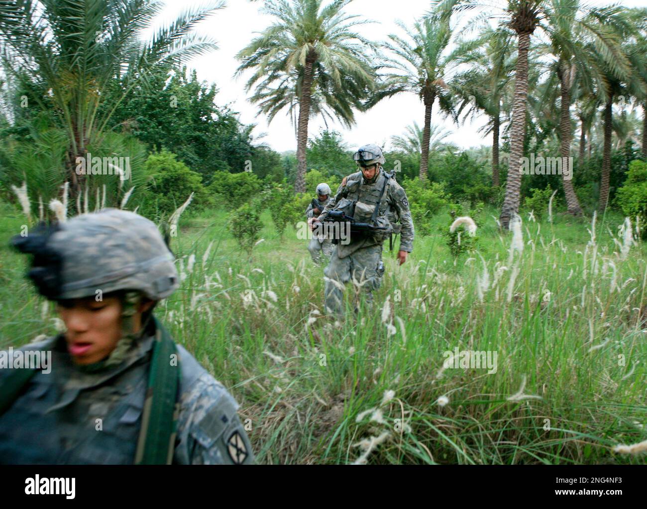 U.S. Army soldiers from Bravo Company, 4th Battalion, 31st Infantry ...