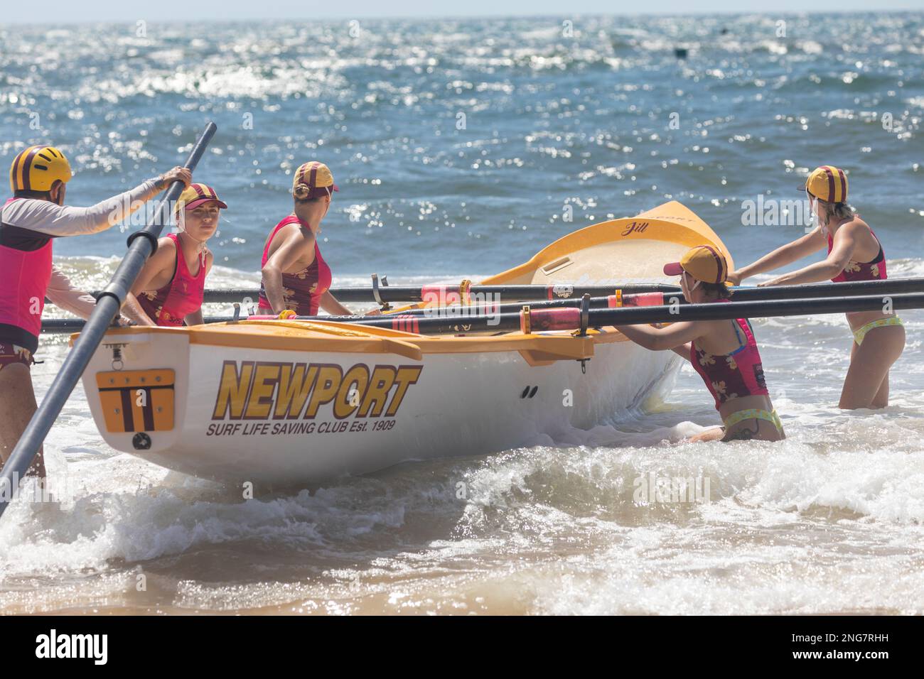 Carnaval de courses de surfboats Banque de photographies et d’images à haute résolution - Alamy