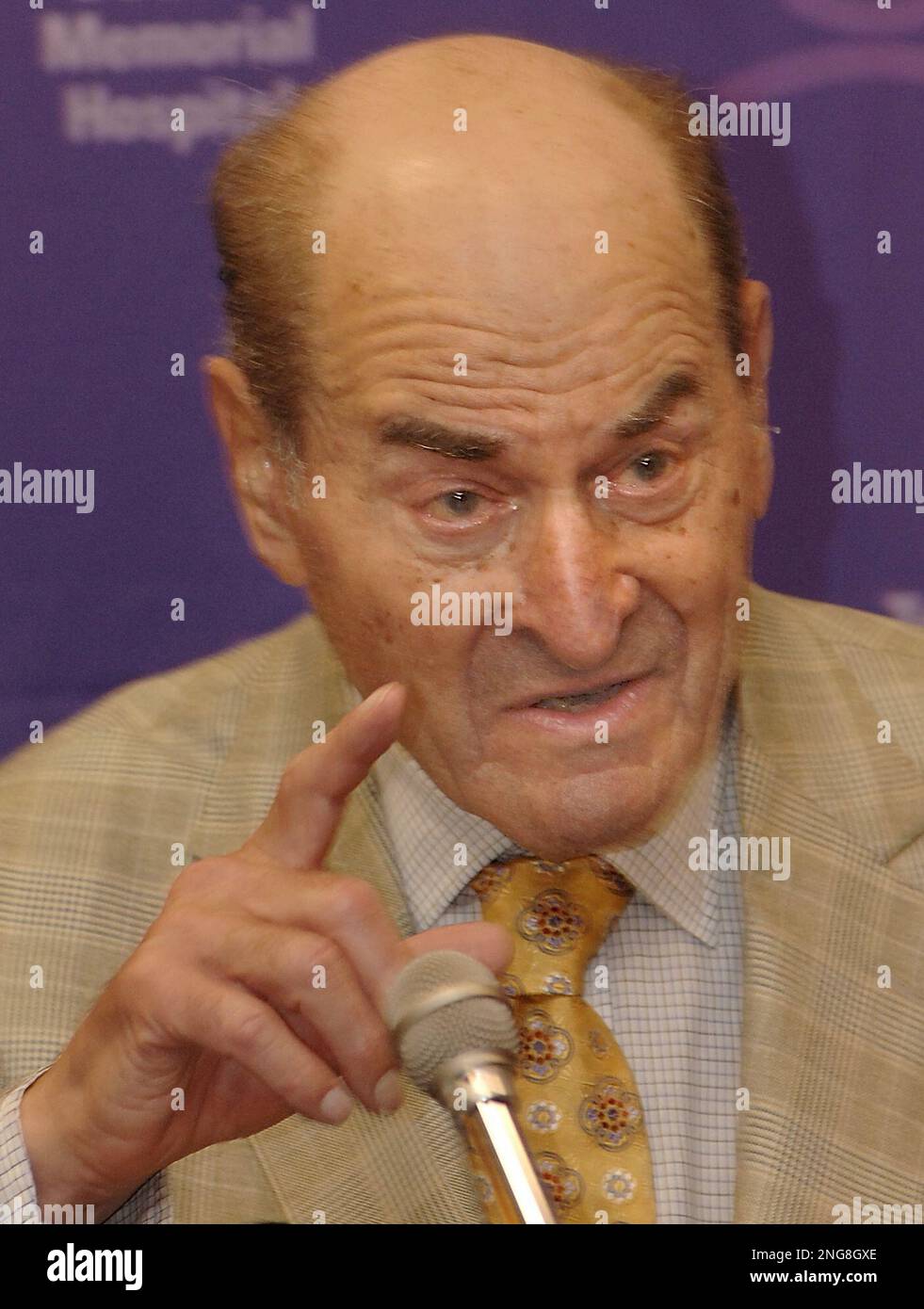 ** FILE ** Dr. Henry Heimlich speaks before presenting the "Save a Life ...