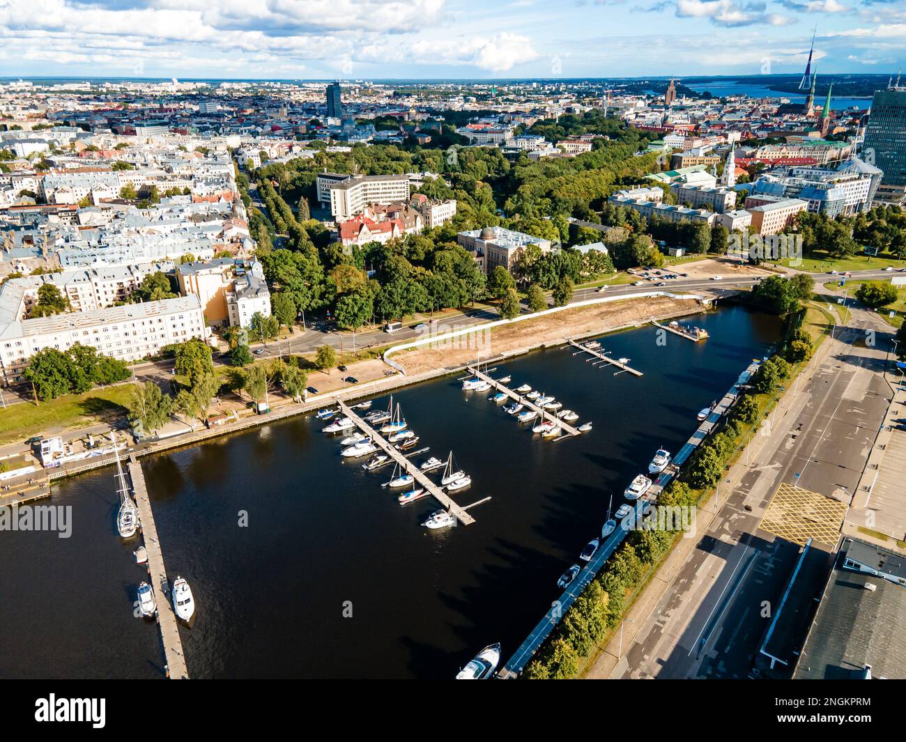 Vue de l'Aero drone sur le port de Riga et Adjevista, mettant en valeur ...