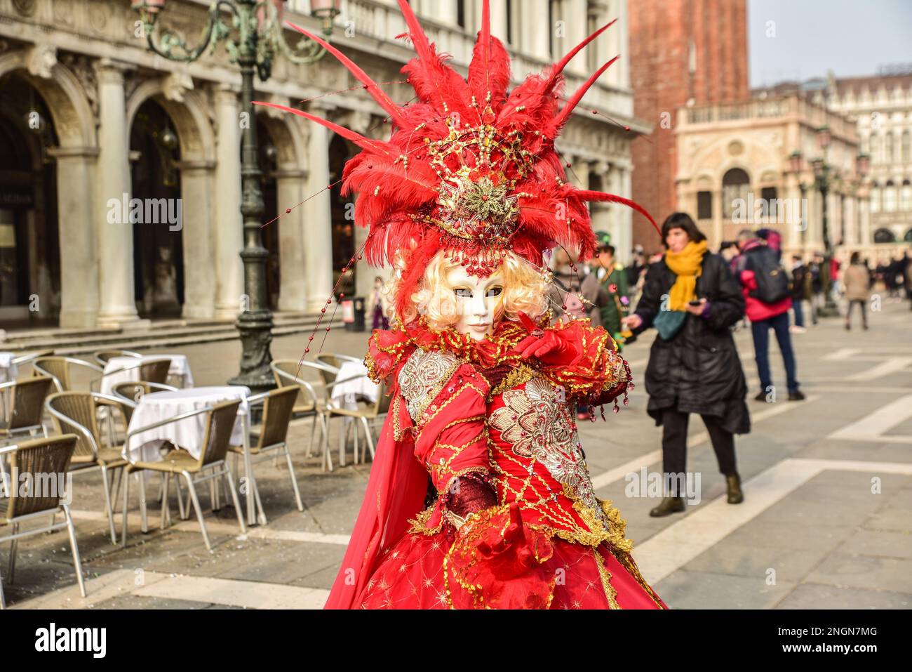 Carnaval de Venise (place Saint-Marc) pendant les nouvelles masques du Carnaval de Venise 2023 ...