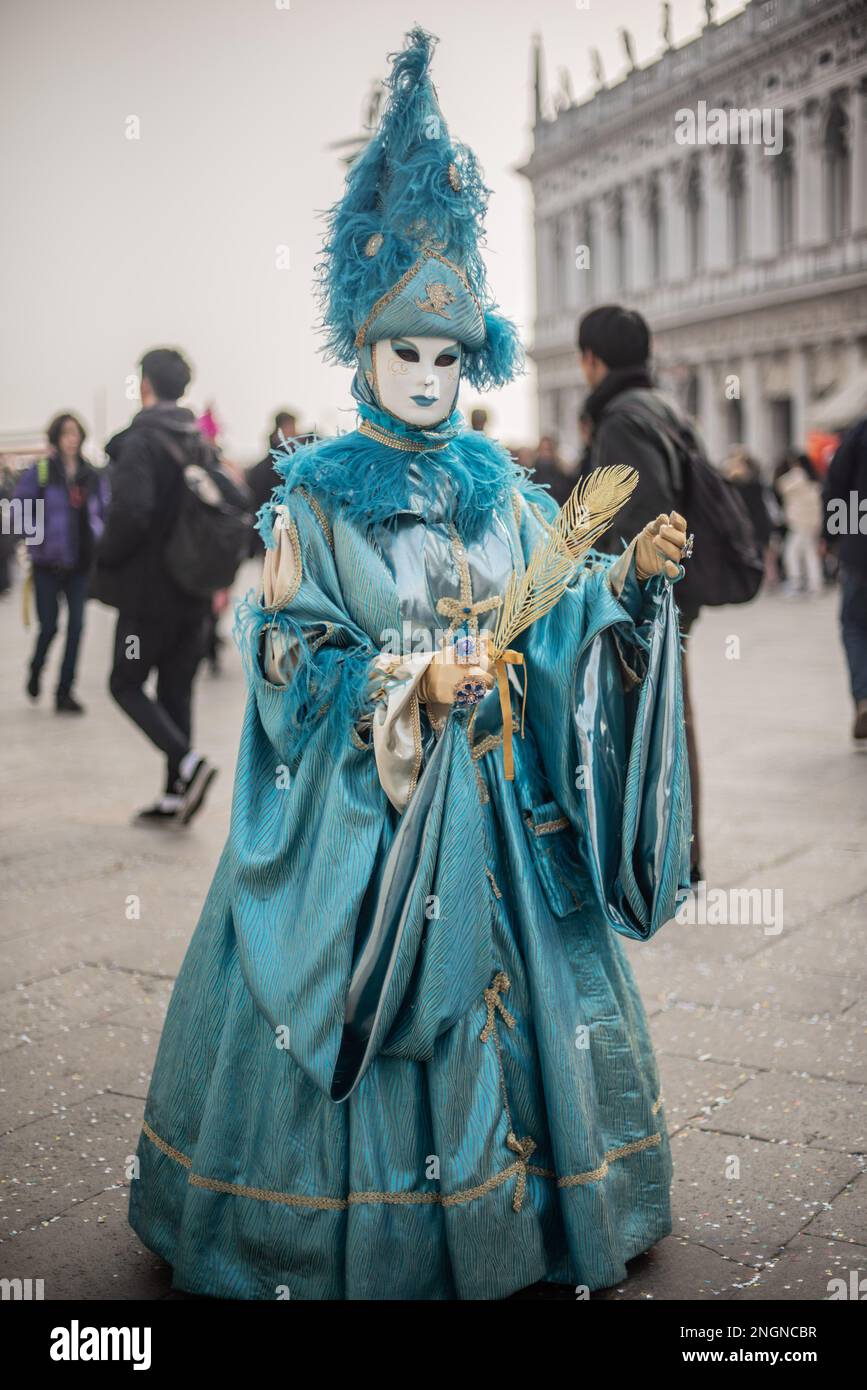 Carnaval de Venise (place Saint-Marc) pendant les nouvelles masques du Carnaval de Venise 2023 ...