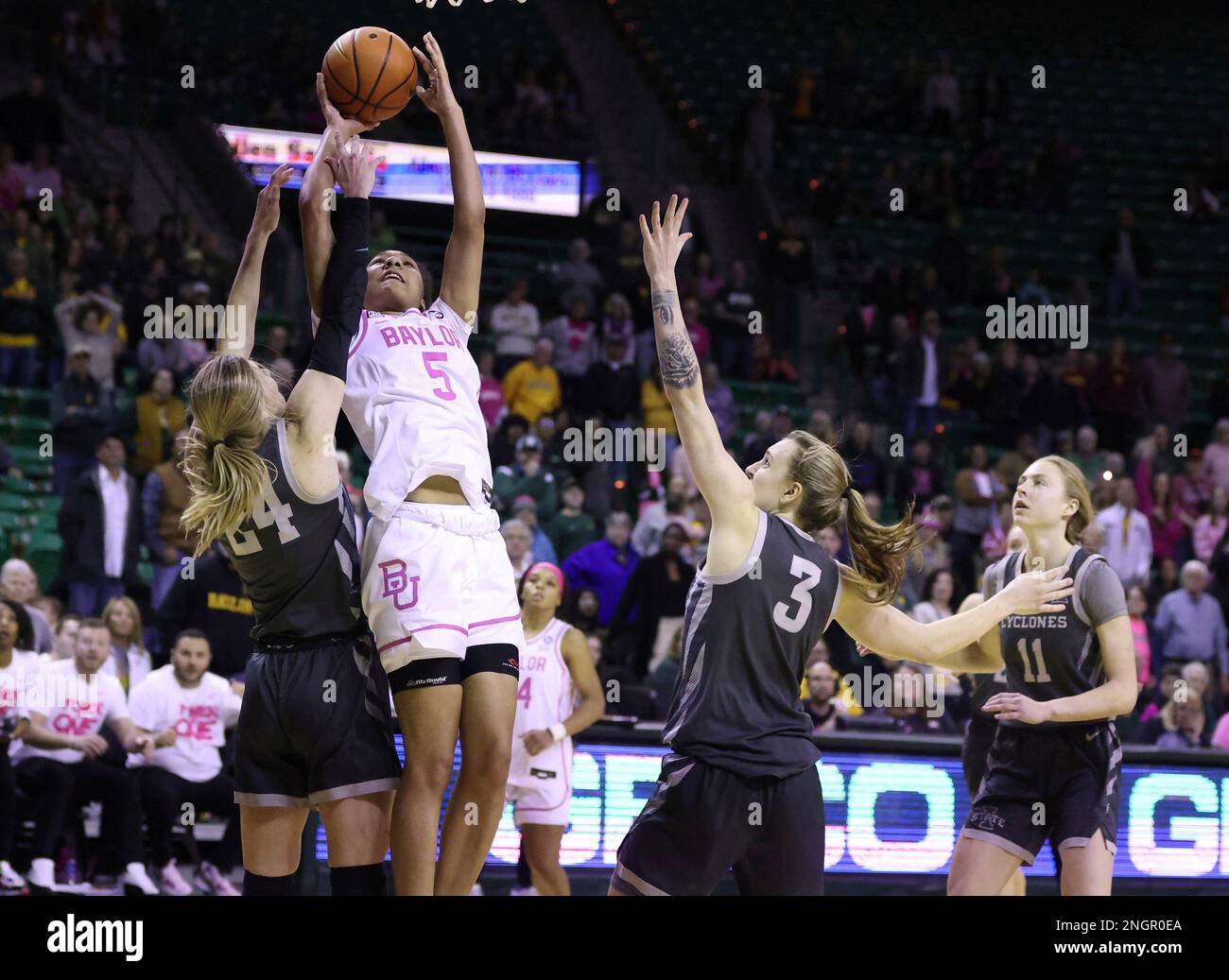 Baylor guard Darianna Littlepage-Buggs (5) shoots over Iowa State guard ...