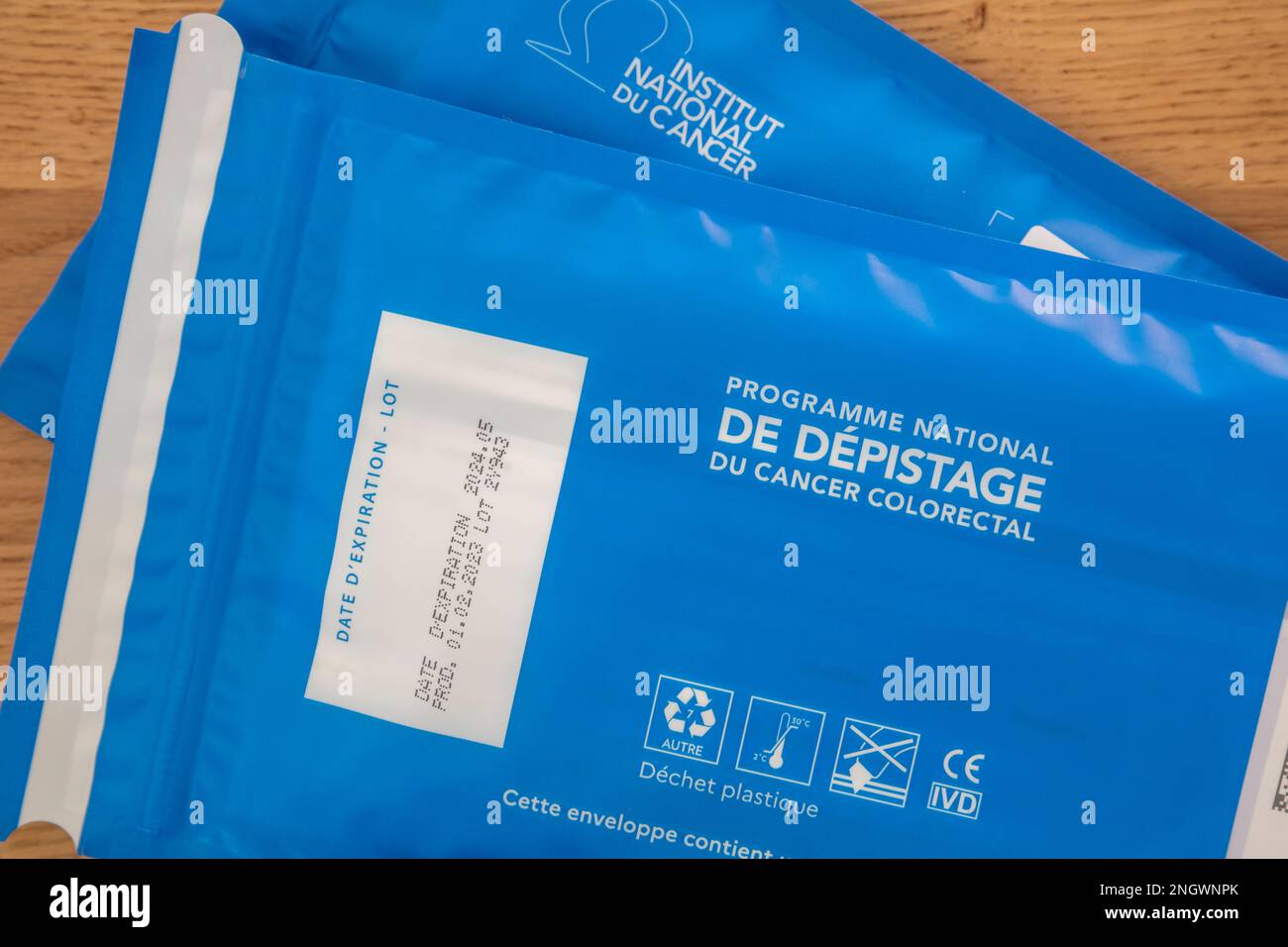 Kit français de dépistage du cancer colorectal envoyé au patient à ...