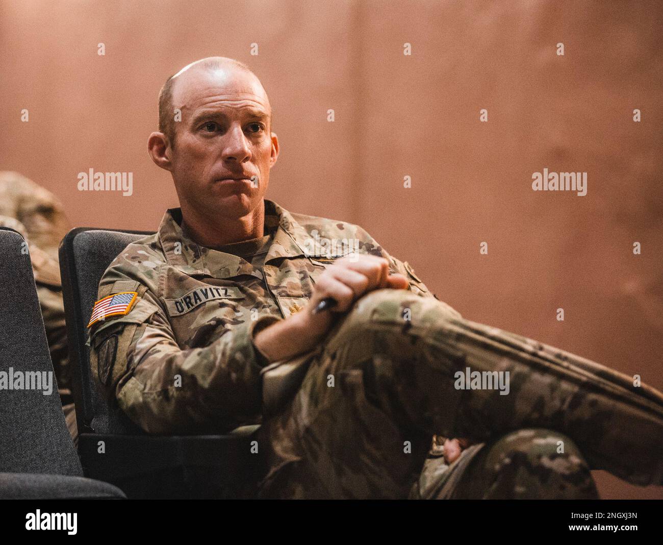 Le Maj. Dare O’Ravitz, officier des opérations, 2nd Bataillon, 35th ...