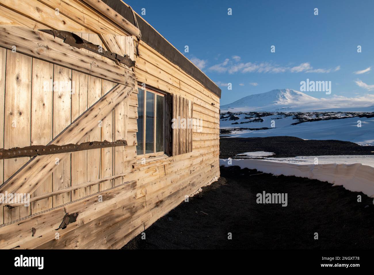 Antarctique, mer de Ross, île de Ross, Cap Evans. Vue extérieure de la ...