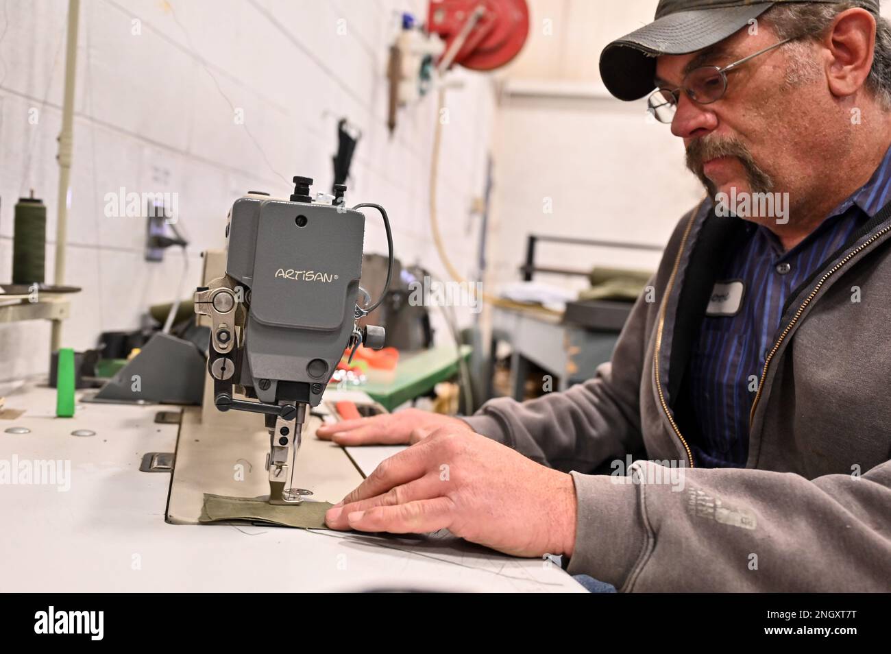 Thomas Hoadley, mécanicien de métal mobile du 90th Logistics Readiness ...