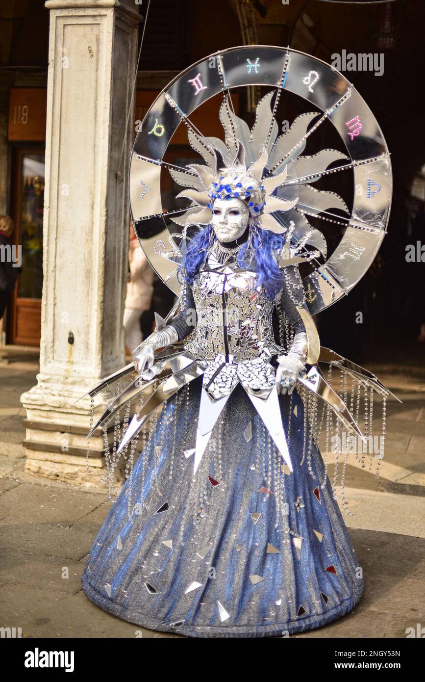 Carnaval de venise 2023 Banque de photographies et d’images à haute résolution - Page 2 - Alamy