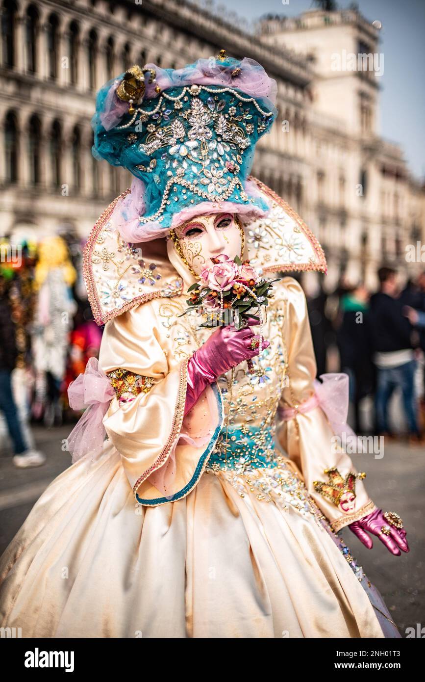 Venise, Italie. 18th févr. 2023. Carnaval de Venise (place Saint-Marc) pendant les masques du ...
