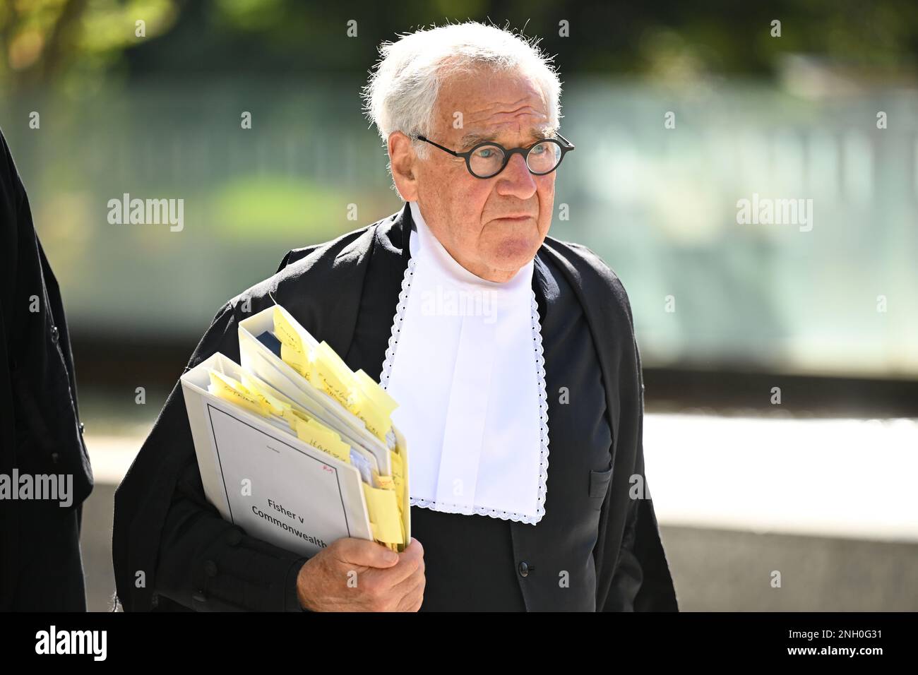 M. Ron Merkel quitte la Cour fédérale d'Australie à Melbourne, lundi ...