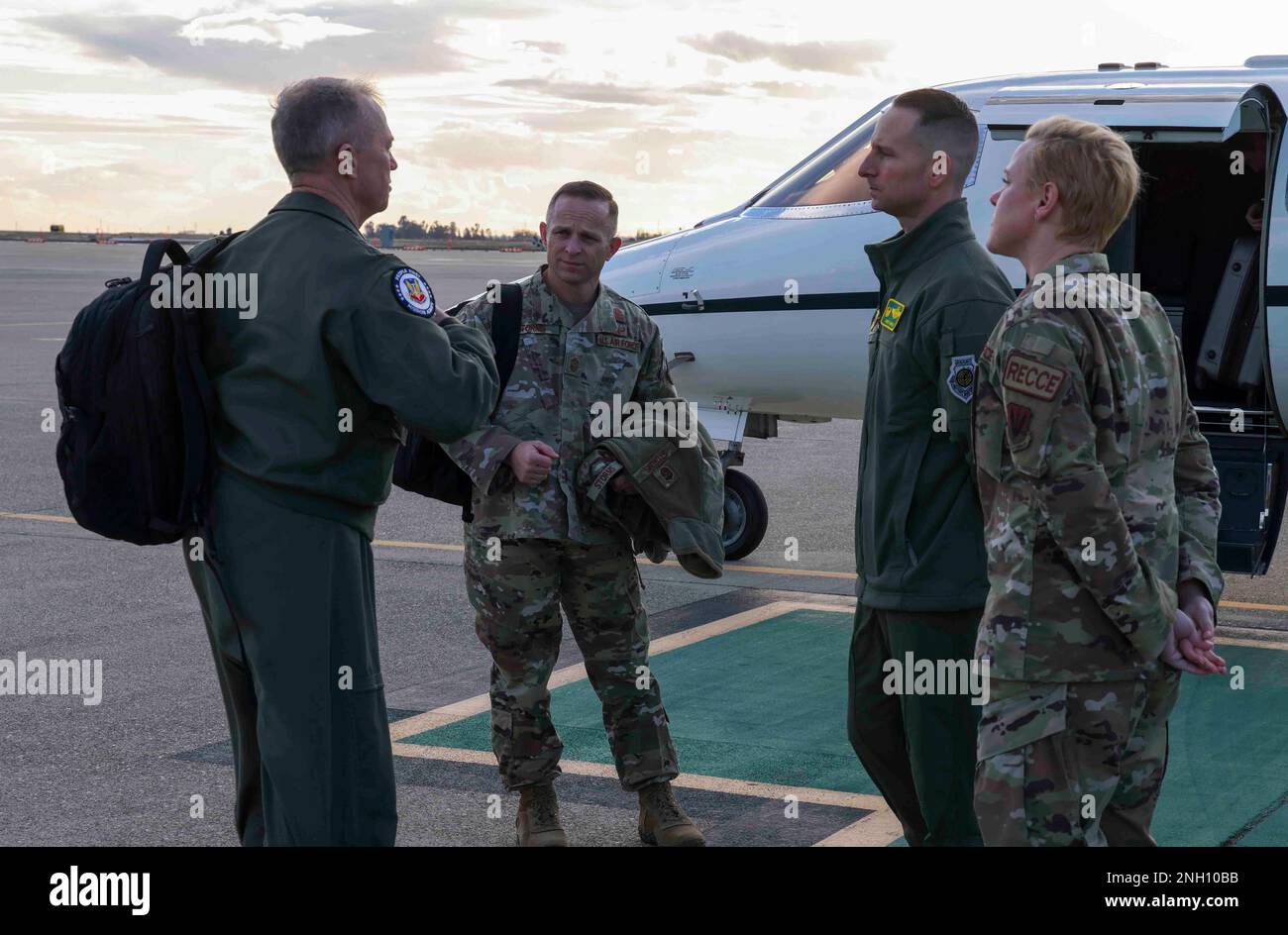 ÉTATS-UNIS Le général de la Force aérienne Mark Kelly, commandant du ...
