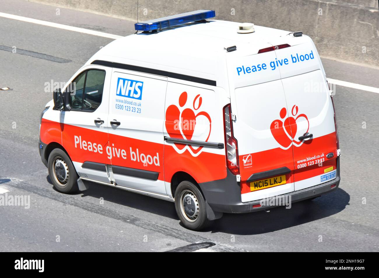 Veuillez donner une publicité avec texte Blood NHS et des graphiques en ...