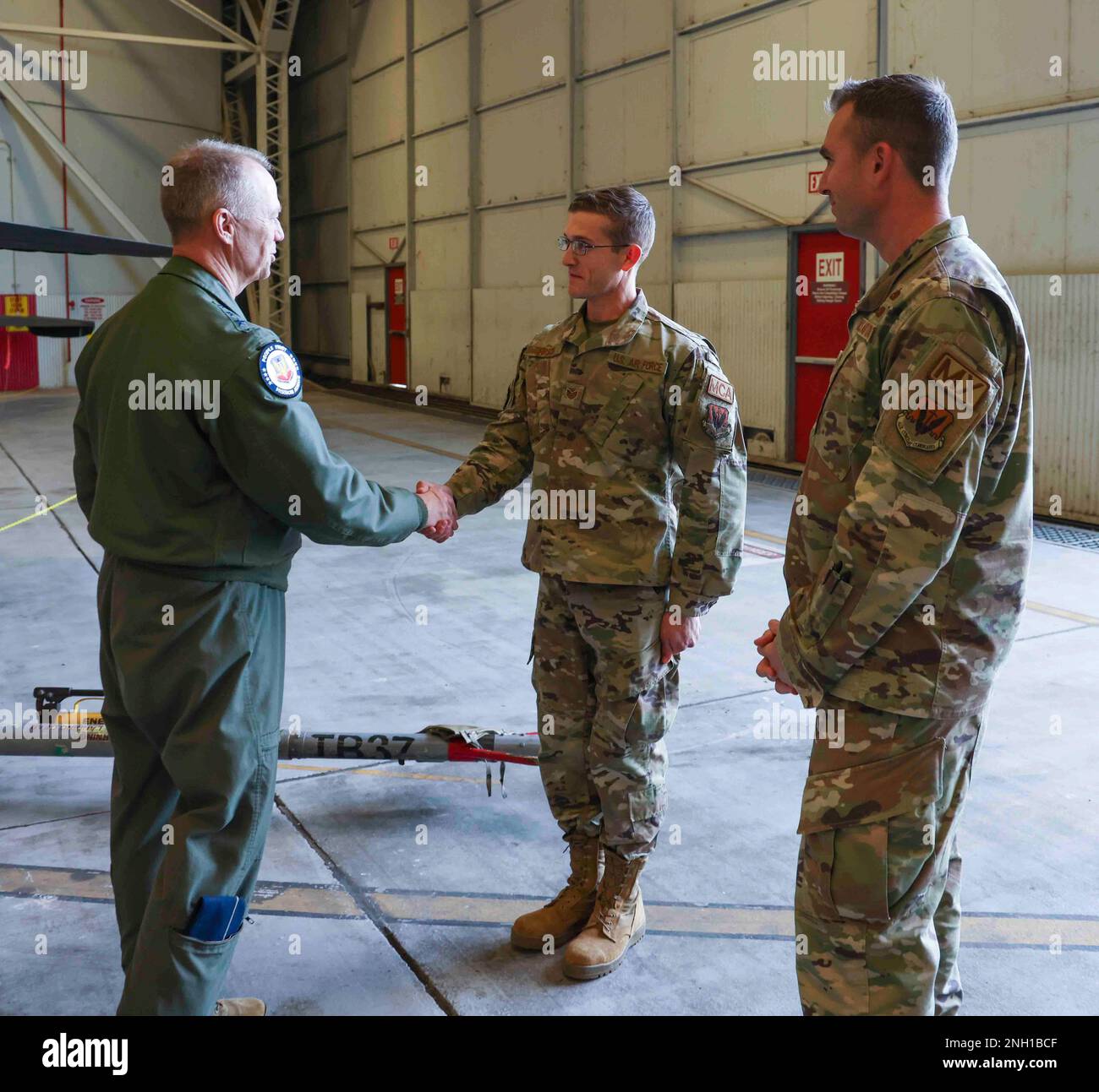ÉTATS-UNIS Général de la Force aérienne Mark Kelly, commandant du ...