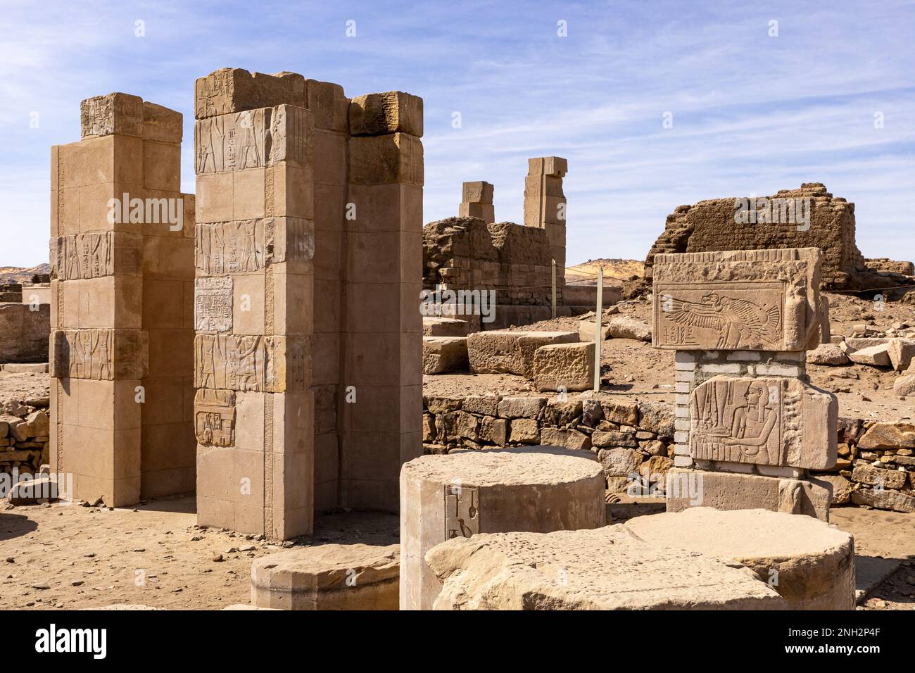 Site archéologique de l'île Éléphantine, qui abrite un ancien temple de ...