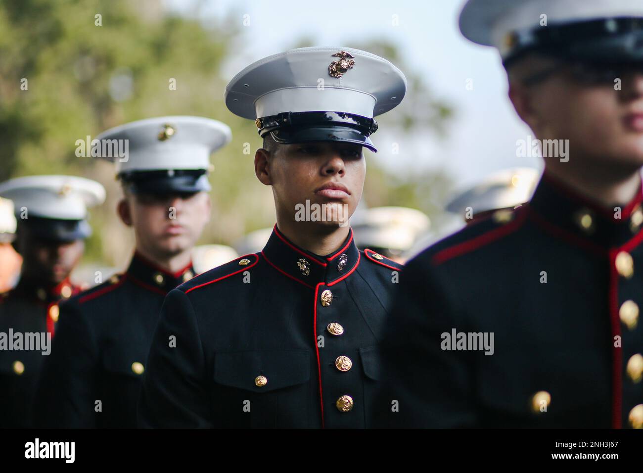 Recrute avec Hotel Company, 2nd Recruit Training Battalion, mars au Peatross Parade Deck dans ...