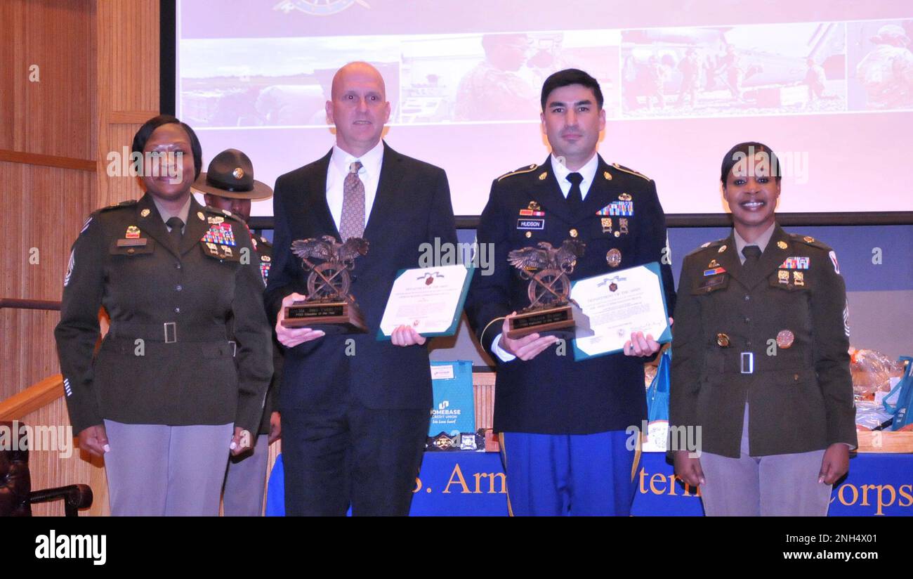 FORT LEE, Virginie -- Sgt de commandement Maj. Tisa W. Scott, École de ...