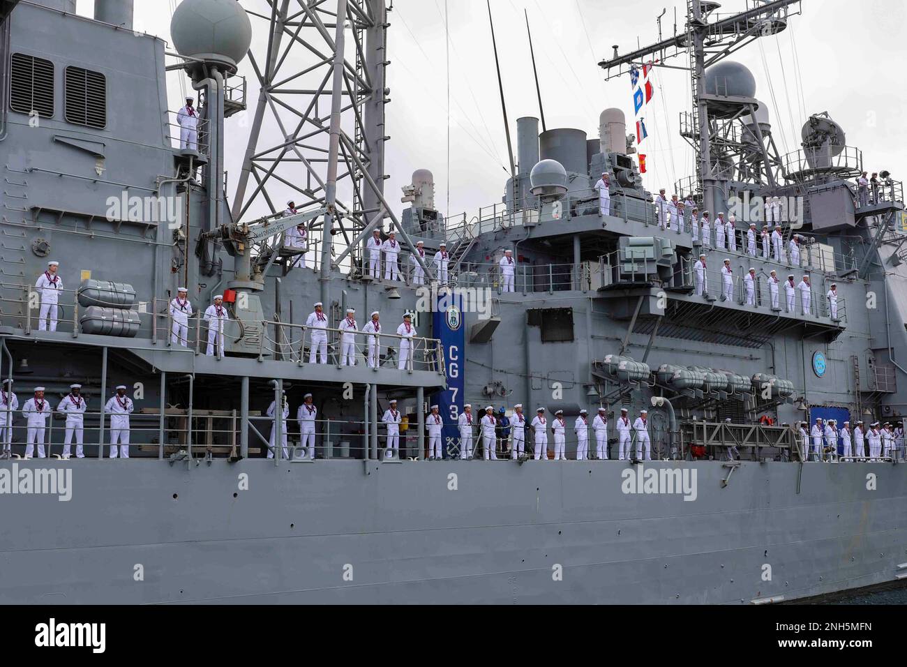 220718-N-RB283-0008 USS Port Royal (CG-73) Homecoming après avoir été ...