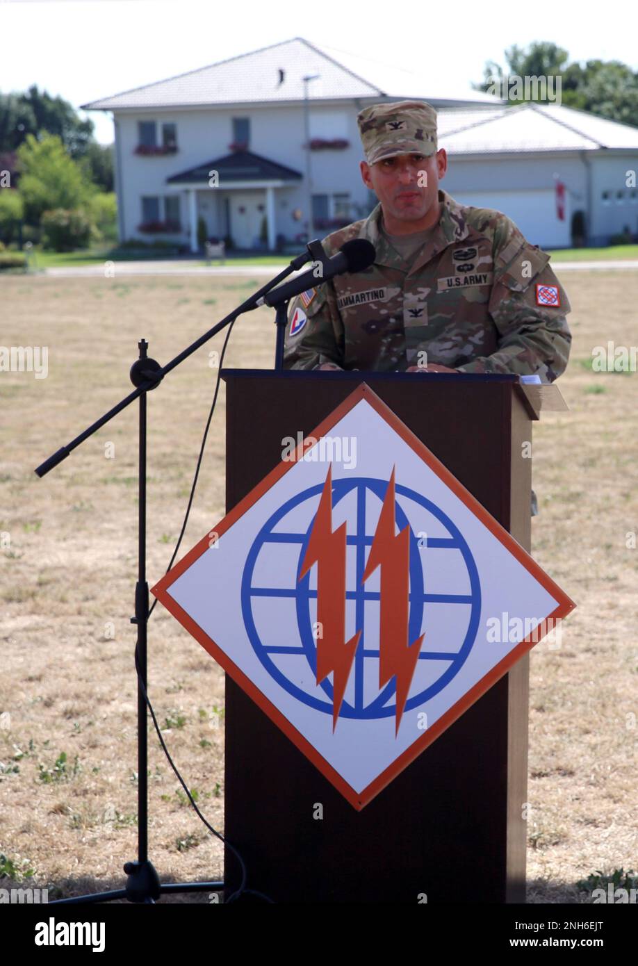 Le colonel Ronald Iammartino Jr, commandant de la Brigade des ...