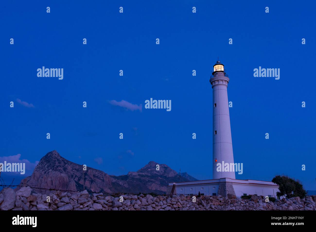 Faro capo san vito Banque de photographies et d’images à haute ...
