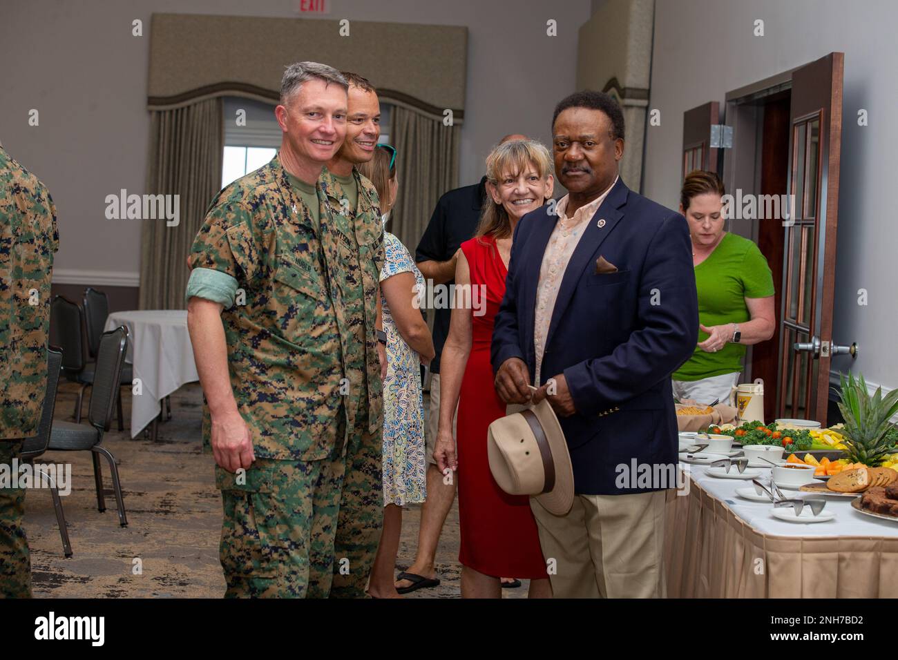ÉTATS-UNIS Le colonel Mikel Huber, commandant de la Station aérienne du ...