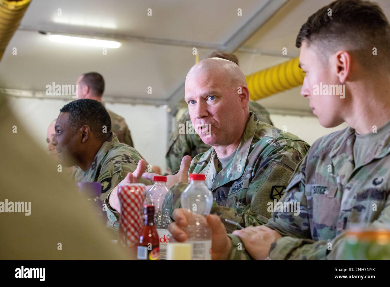 ÉTATS-UNIS Le Sgt. Christopher A. Prosser du Commandement de l'Armée de ...