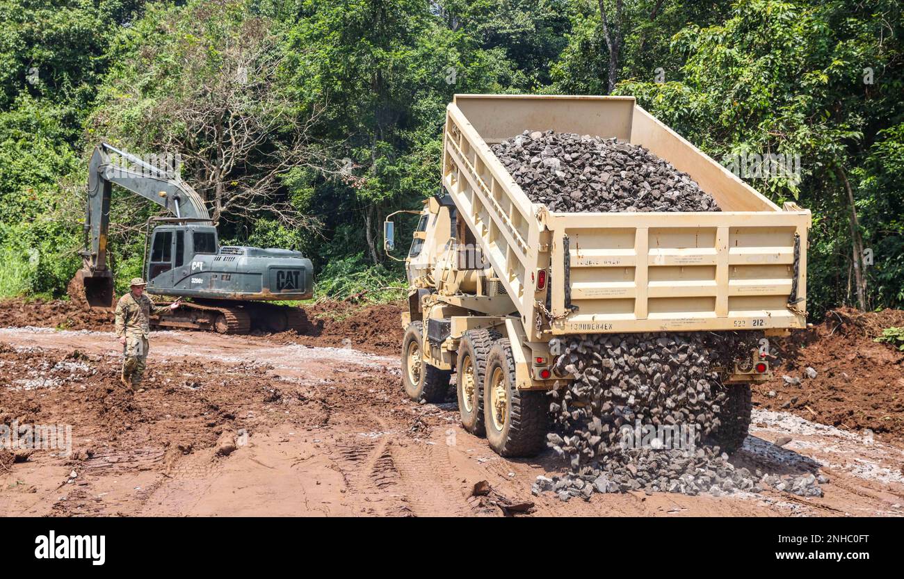 Des soldats de la brigade des ingénieurs 130th, du bataillon des ...