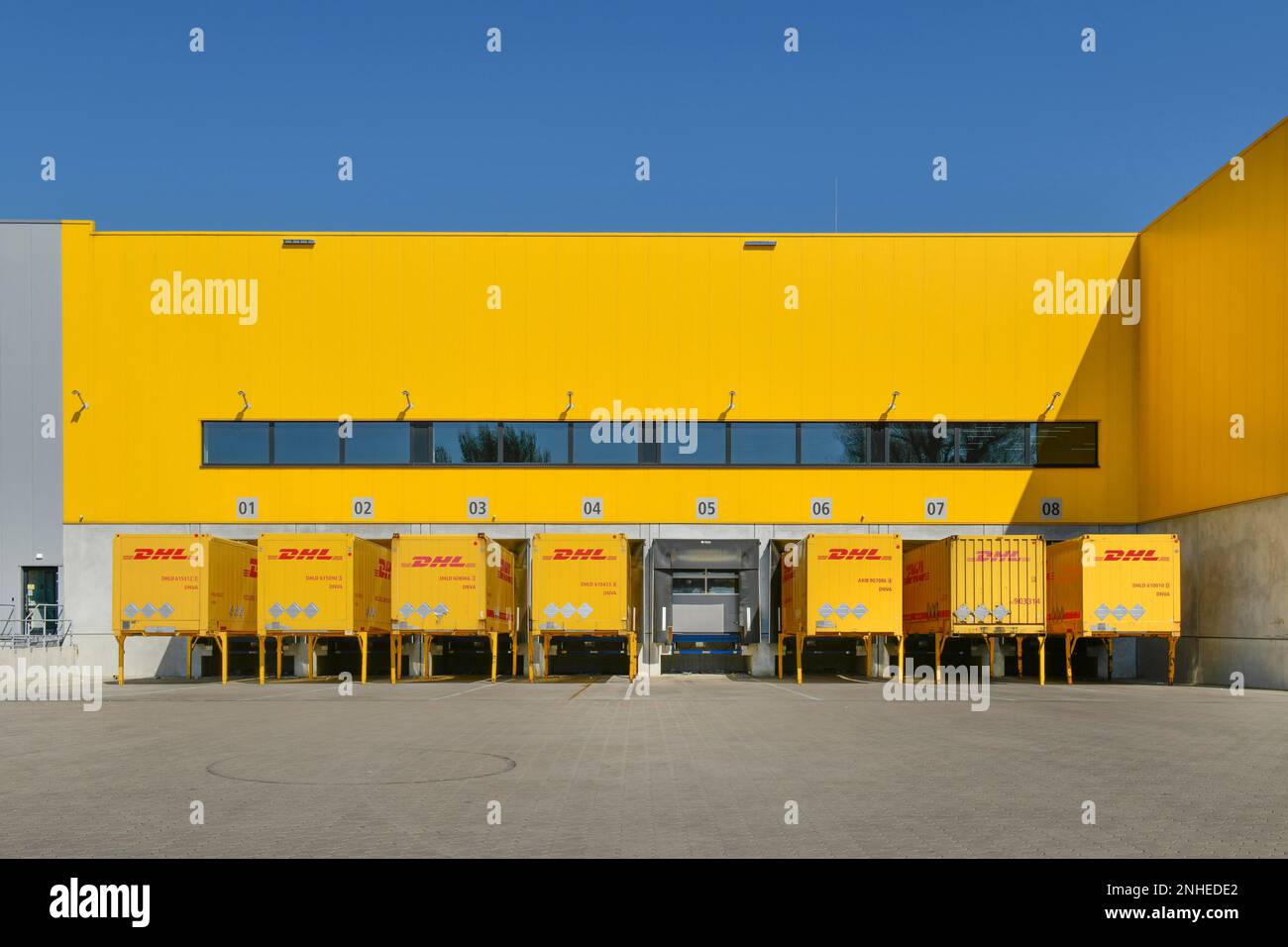 Base de livraison dhl Banque de photographies et d’images à haute ...